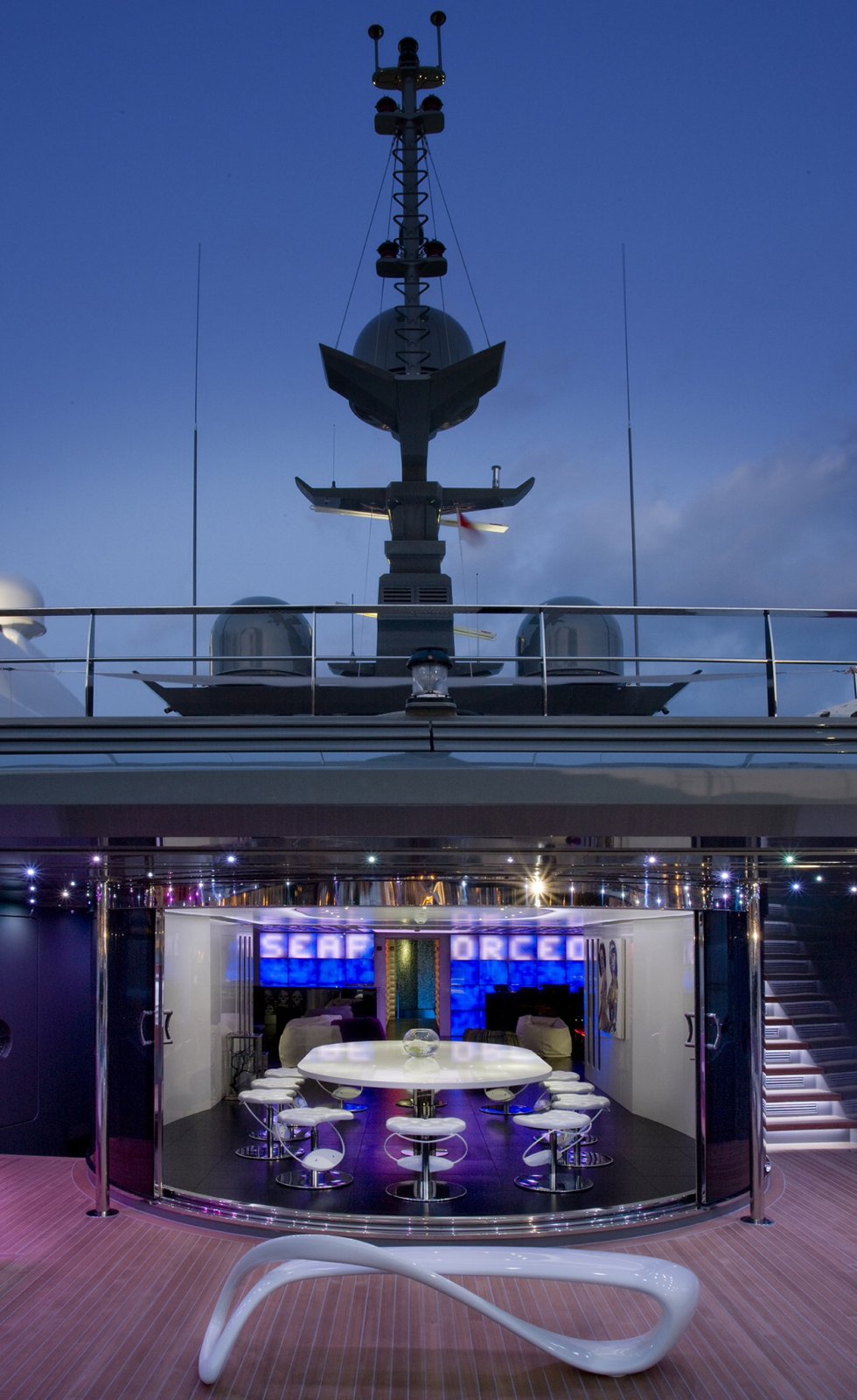 Yacht SEA FORCE ONE, Admiral | CHARTERWORLD Luxury Superyacht Charters